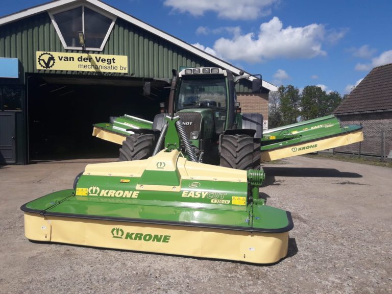 Nieuwe Krone Triple maaier voor Boersma te Langelille - Fa. van der Vegt